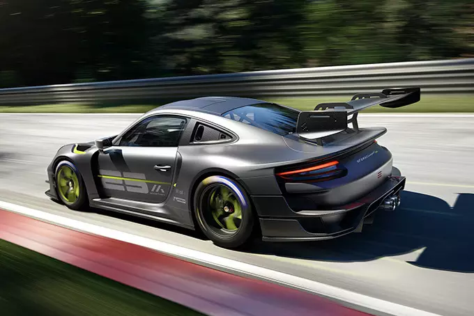 2022 Porsche 911 GT2 RS Clubsport 25 14579_2