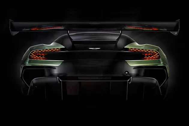 Aston Martin Vulcan 4