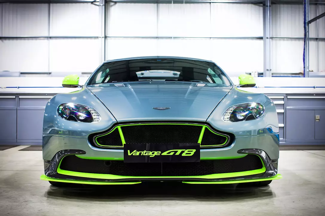 2017 Aston Martin Vantage GT8 2