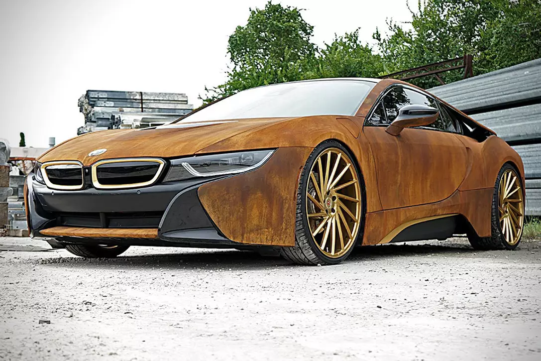 Rostlindad BMW i8 av MetroWrapz 5