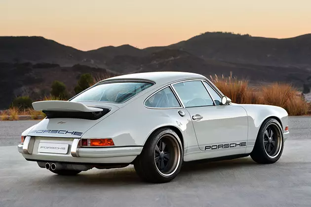 Porsche 911 Hong Kong 2 by Singer Vehicle Design 3