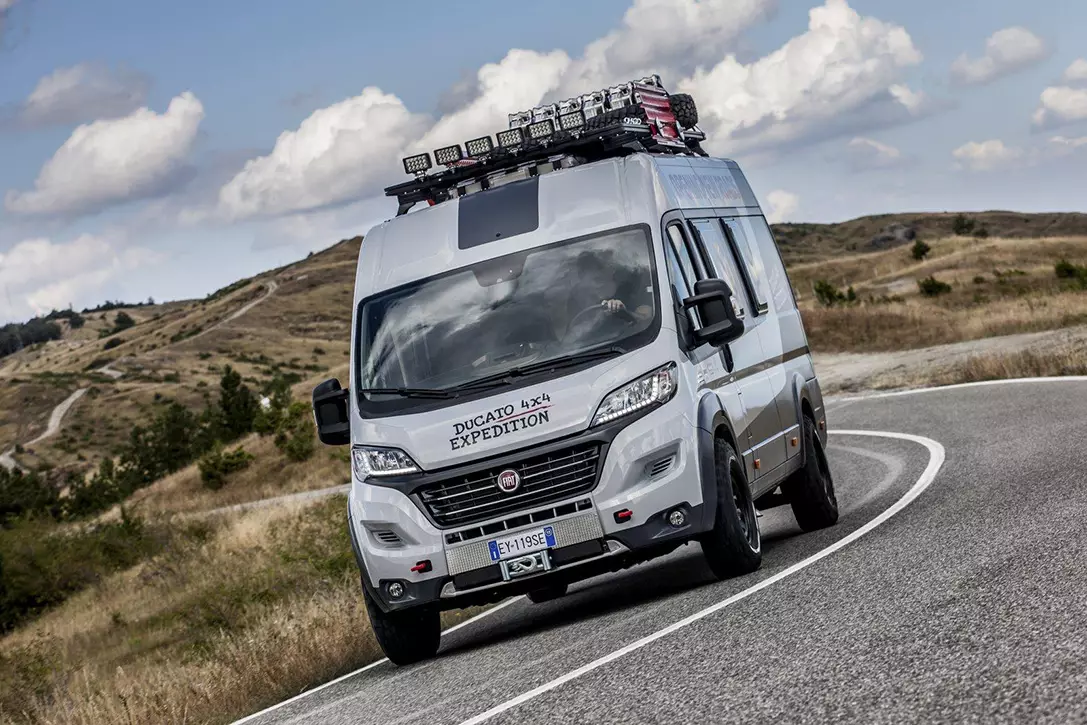 فيات 4x4 Ducato Camper Van 2