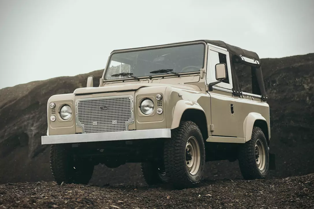 Land Rover Defender D90 Di sản