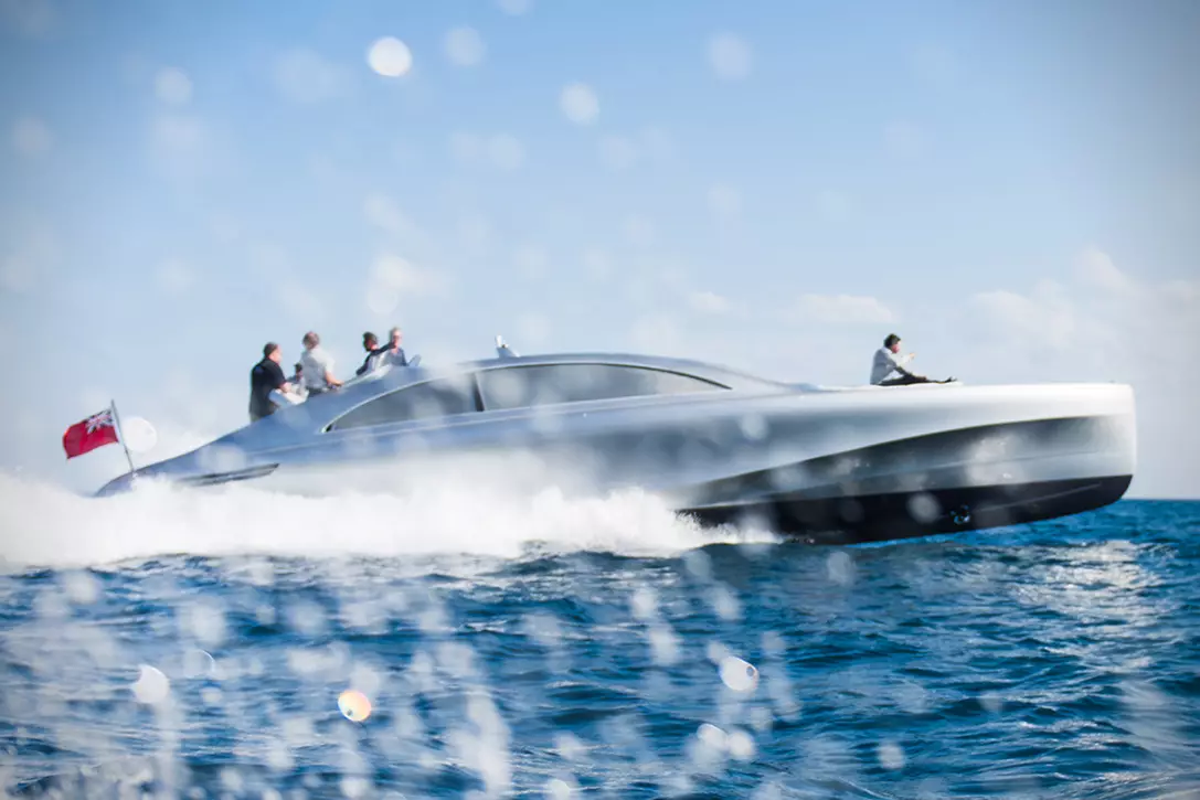 Mercedes-Benz Arrow460-Granturismo Yacht 03