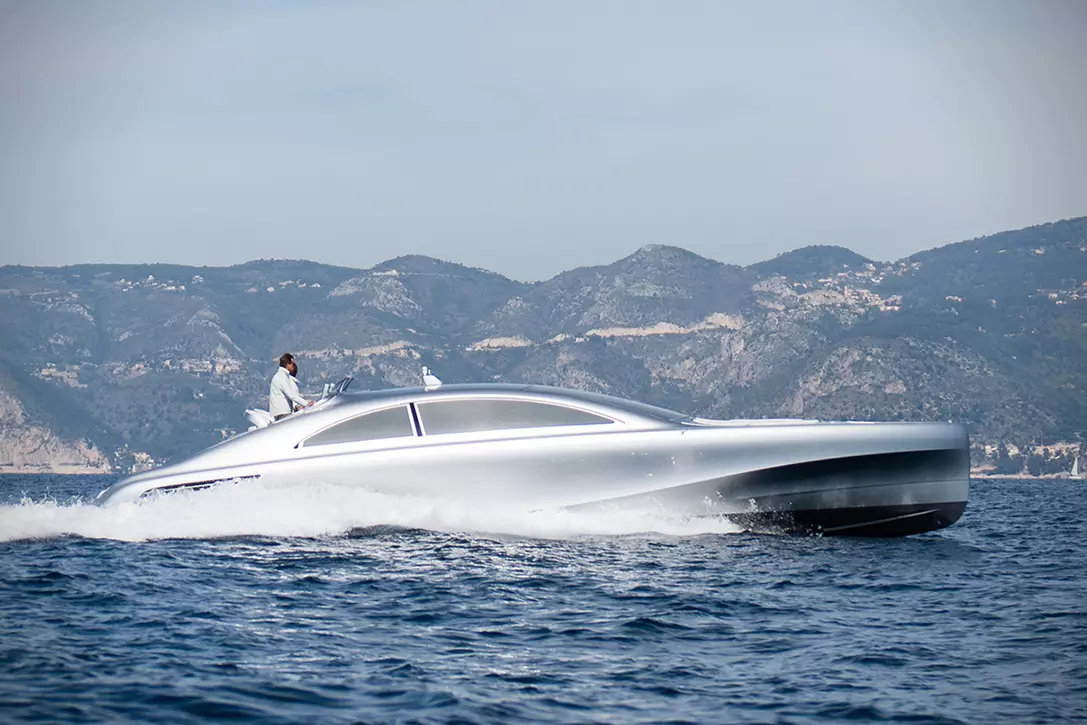 Mercedes-Benz Arrow460-Granturismo Yacht 01