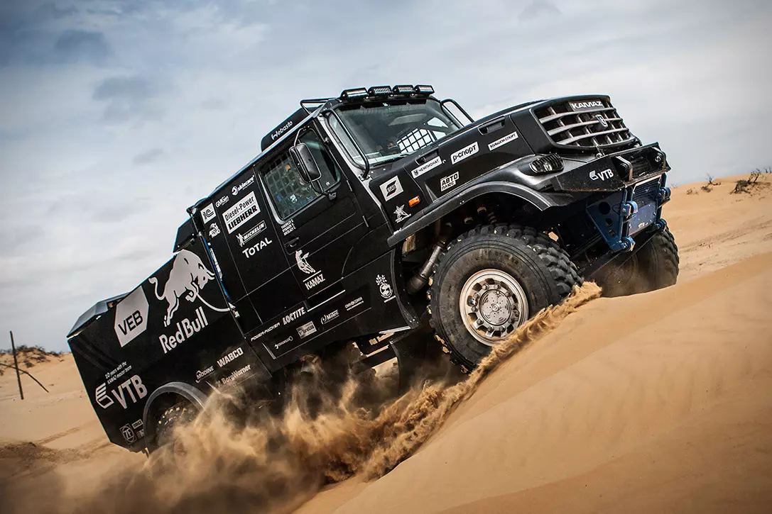 ລົດແຂ່ງ Kamaz Master Dakar