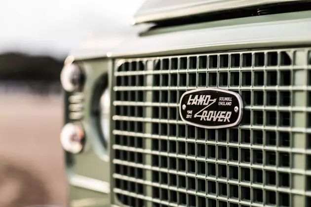 Land Rover Defender Heritage Limited Edition 5