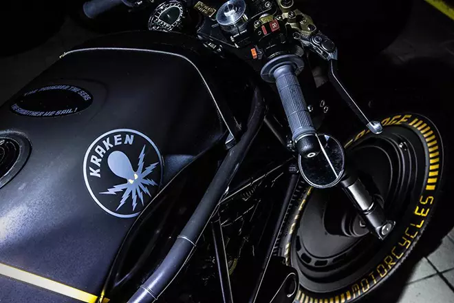 Ducati 750 SS Kraken ໂດຍ Iron Pirate Garage 3