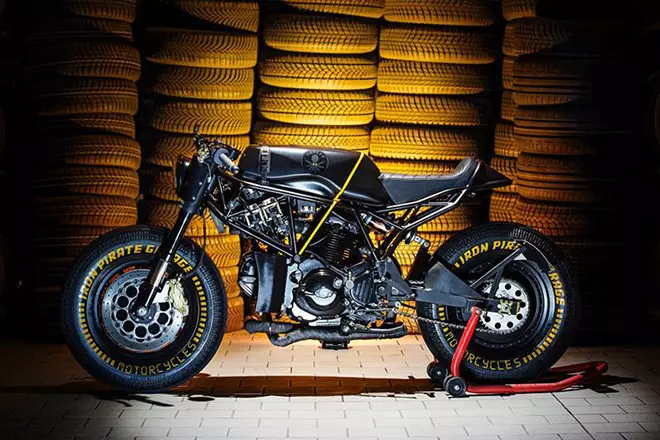 Ducati 750 SS Kraken ដោយ Iron Pirate Garage ៧