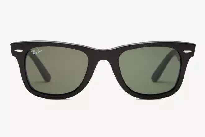 Shades Slick: 15 Wayfarer Sunglasses is Fearr Do na bhFear 15586_7