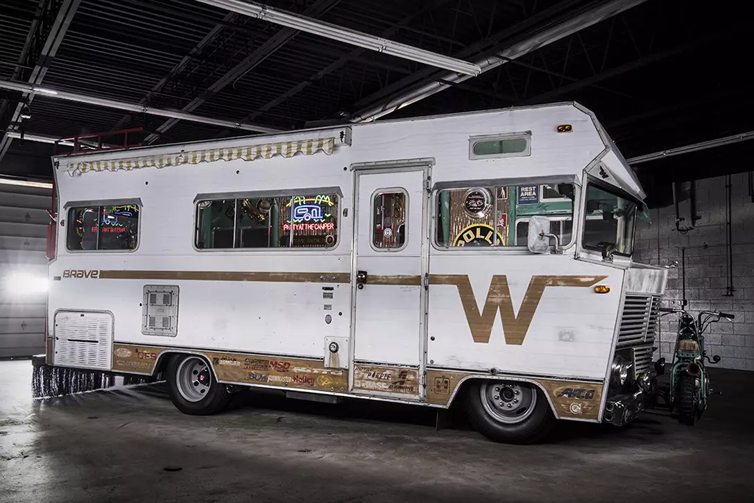 Happy Camper Winnebago ад Ringbrothers 10