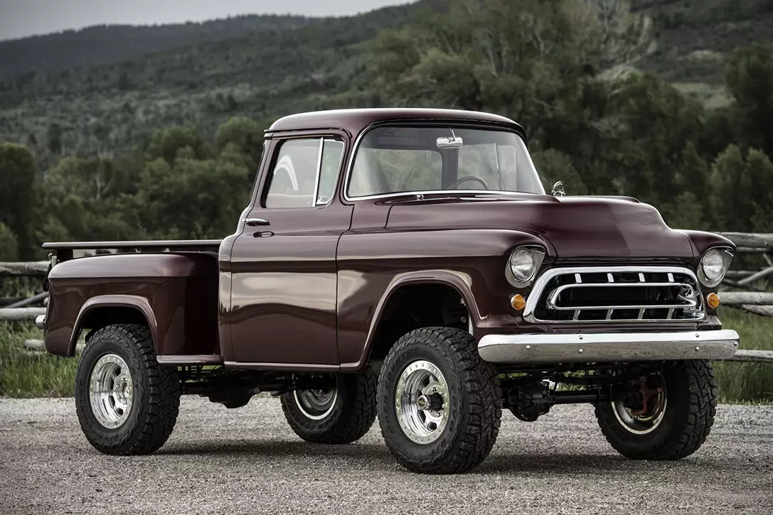 chevrolet-3100-napco-konvertering-by-legacy-classic-trucks-10