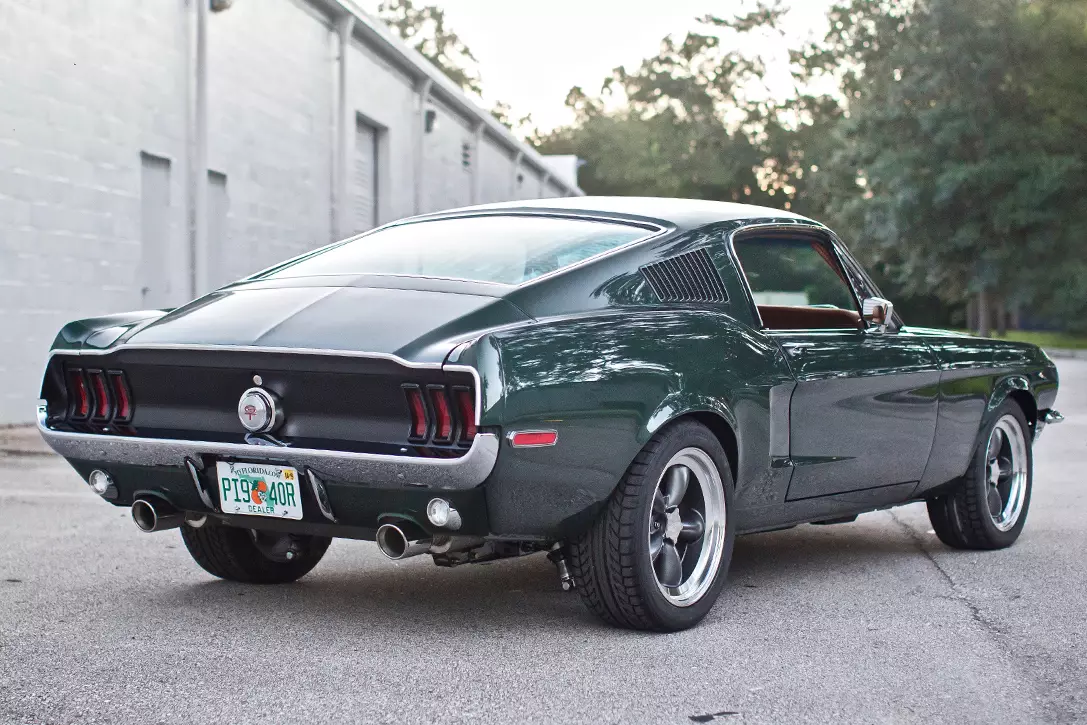 1968 Revology මගින් Ford Mustang Fastback 15925_1