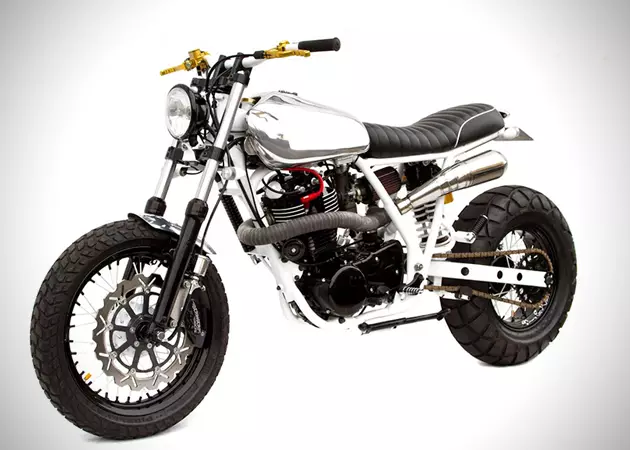 Deus Ex Machina 2의 Chrome & Gold Yamaha SR400