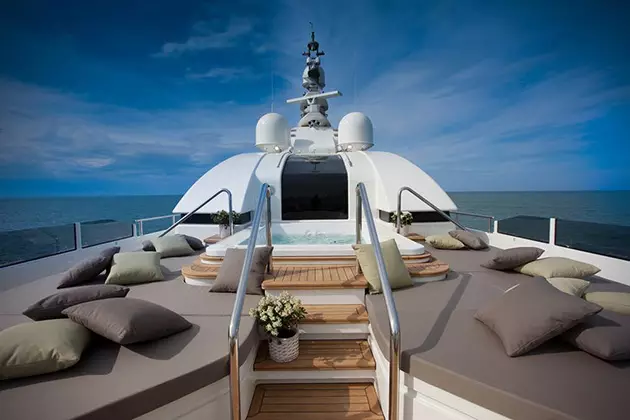 CRN 8 tərəfindən J'ade Superyacht