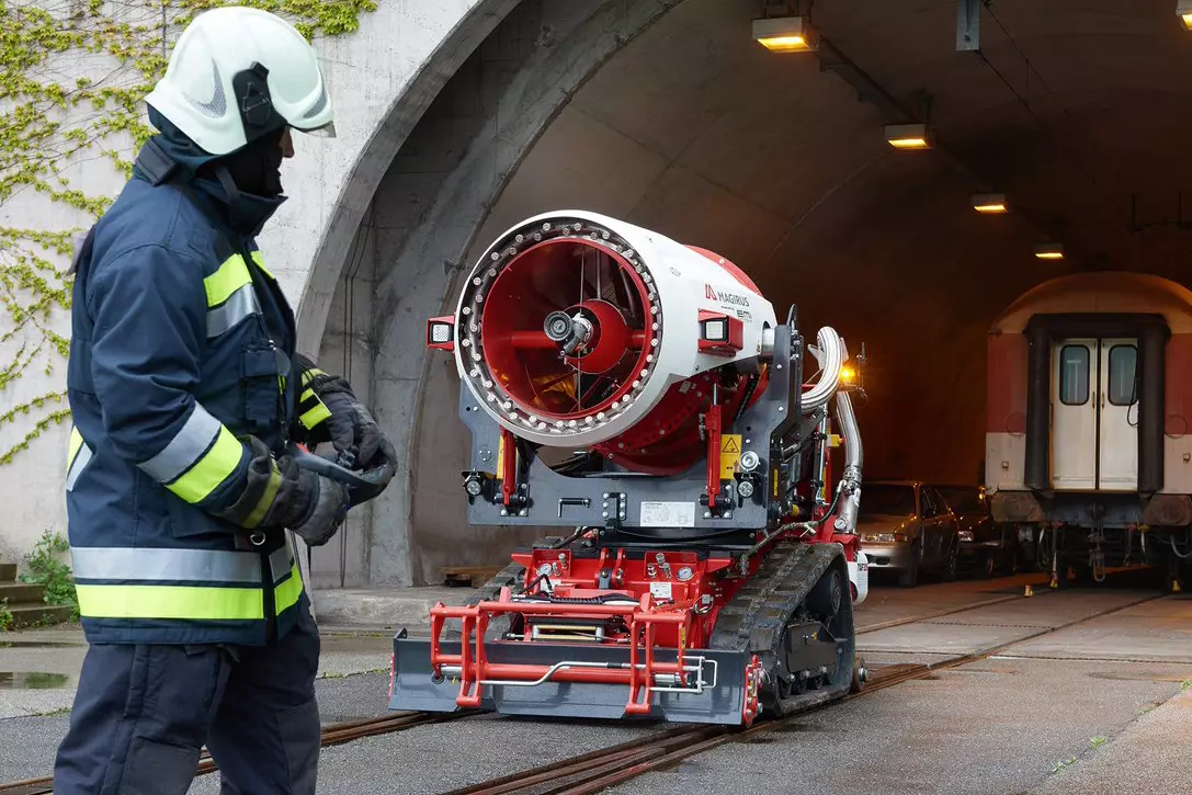 Robot de extinción de incendios Magirus AirCore 16335_1