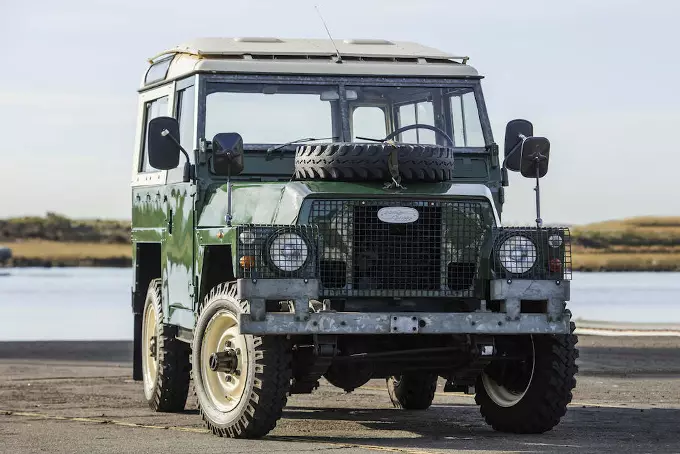 Thibelo ea Fantisi: 1978 Land Rover Series III Station Wagon 16434_1