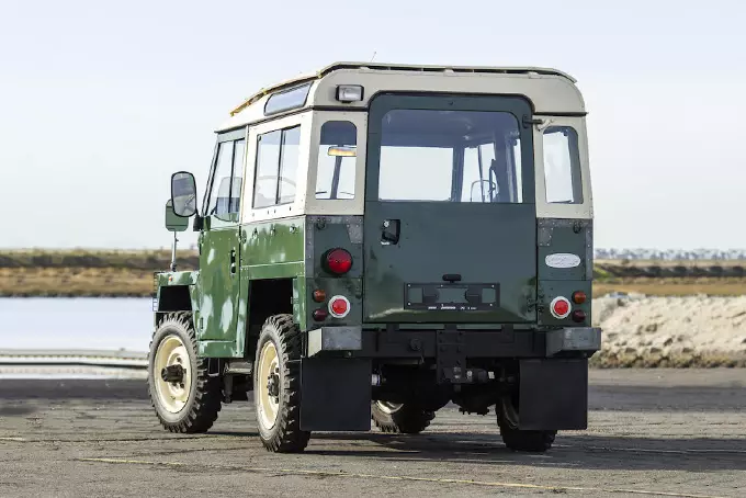 Thibelo ea Fantisi: 1978 Land Rover Series III Station Wagon 16434_2