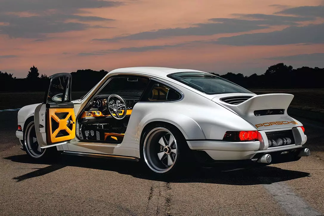 Porsche 911 DLS By Singer And Williams Engineering 16475_1