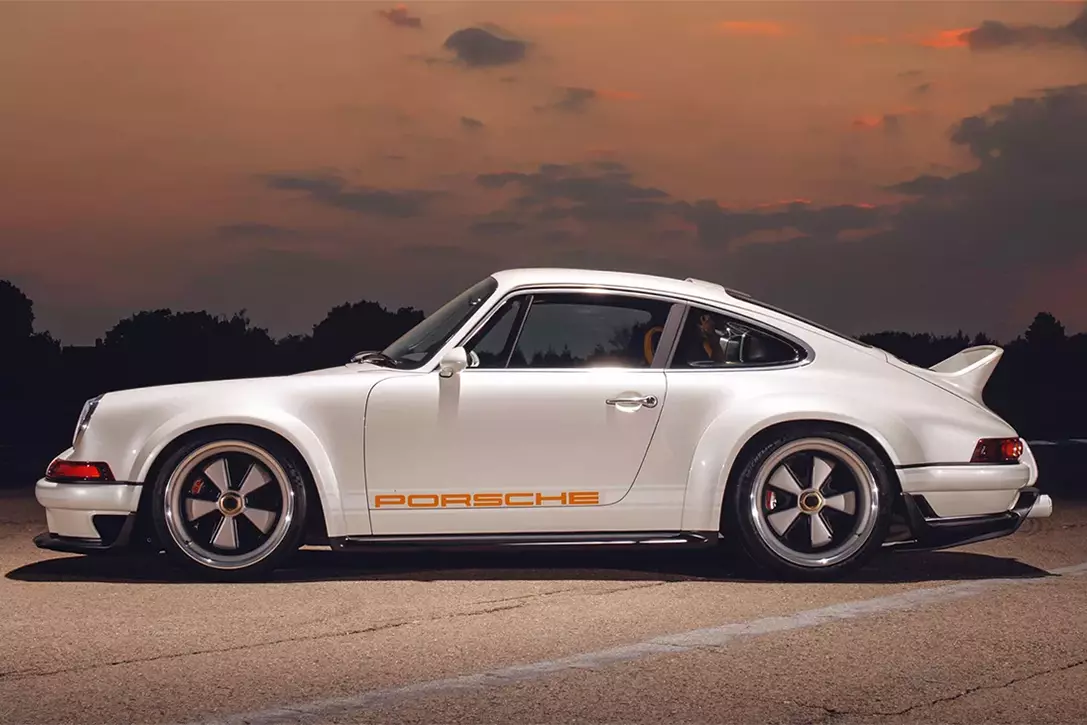 Porsche 911 DLS โดย Singer And Williams Engineering 16475_3