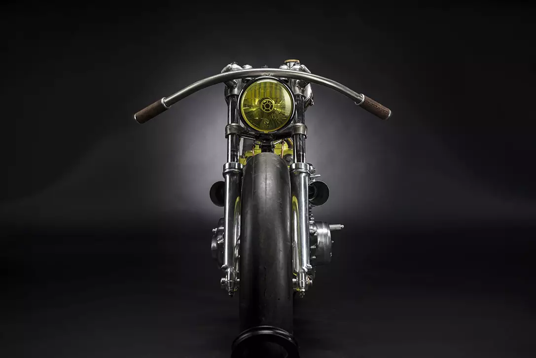 Хонда CB350 'Бер' Титан мотоцикллары 16798_2