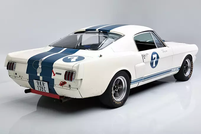 Kizuizi cha Mnada: Stirling Moss's 1966 Shelby GT350 16896_1