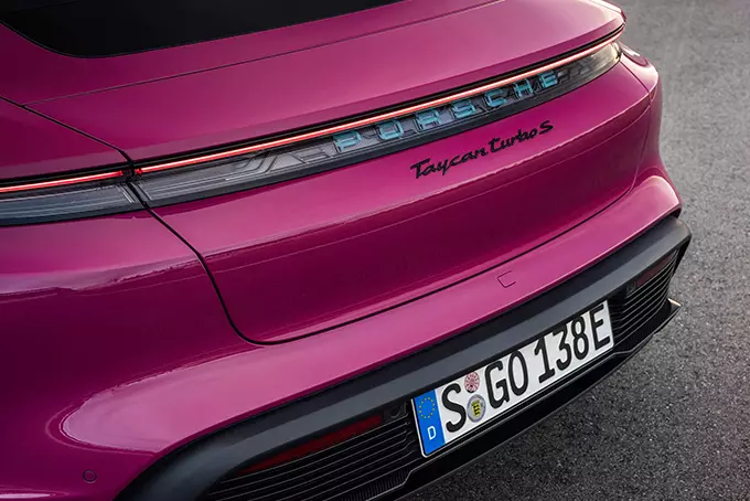 Porsche Taycan 2022 17273_2