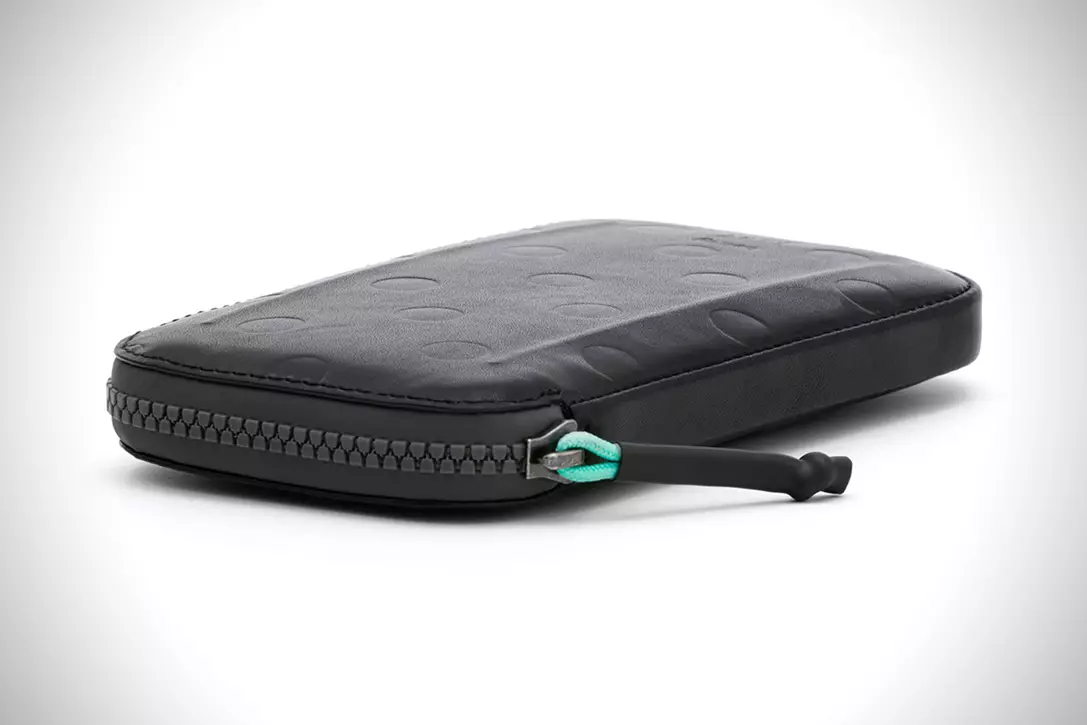 I-Bellroy x MAAP Zonke Imibandela Wallet 2