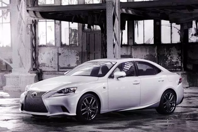 2014 “Lexus IS” (6)