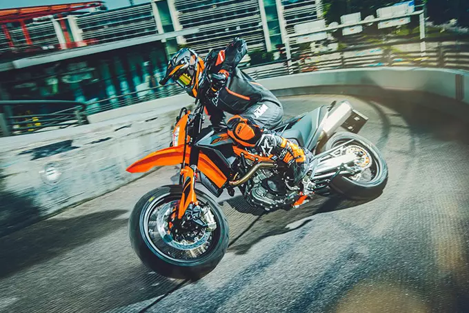 2021 KTM 690 Enduro R 和 SMC R|高消费 17936_5