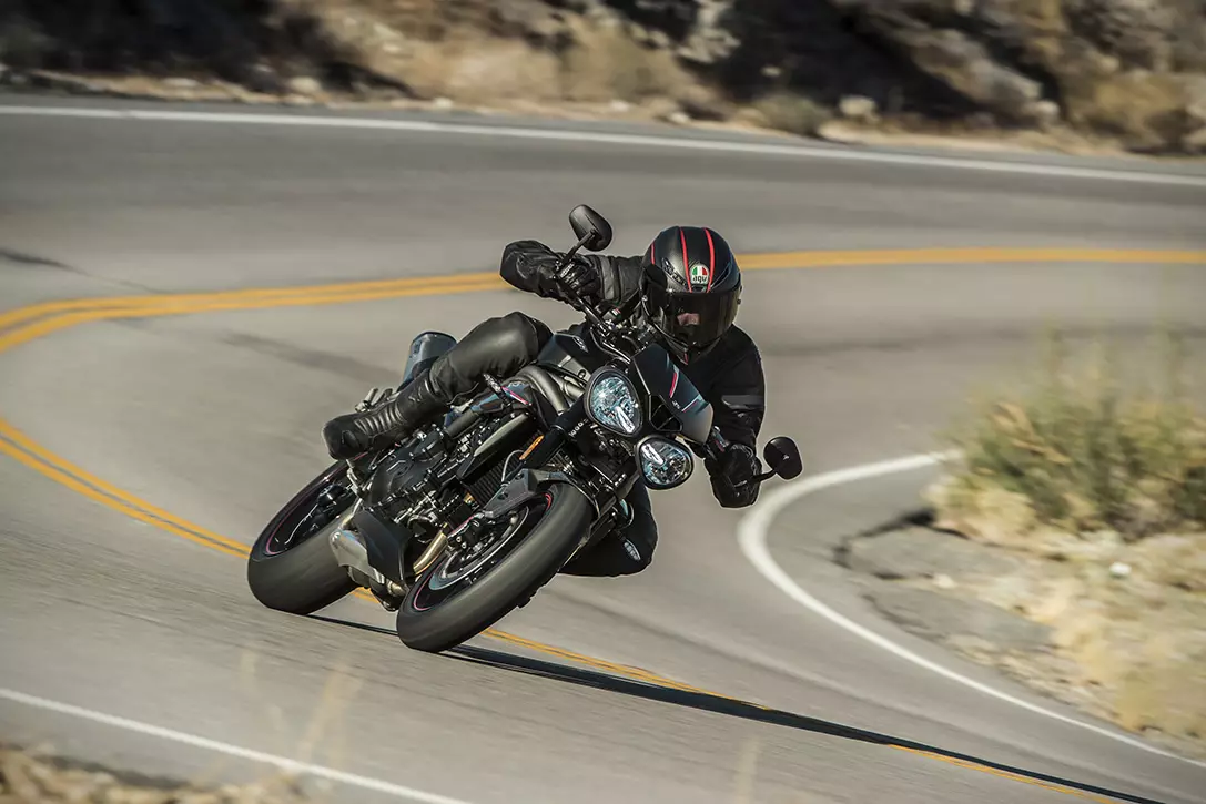 2018 Triumph Speed Triple RS 18080_7