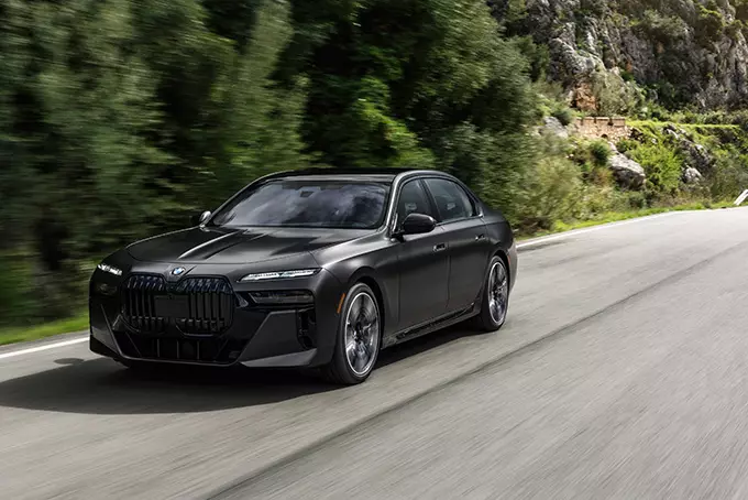 2023 BMW 7 سيريز 18141_3