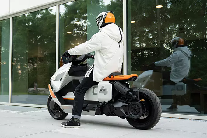 BMW Motorrad Concept Definition CE 04 Scooter 18147_3