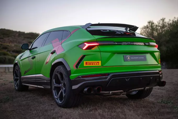 Lamborghinin Squadra Corse Urus ST-X 18298_1