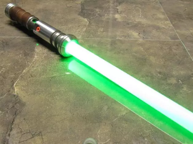 Soilse Star Wars faoi stiúir Battle Sabers (3)