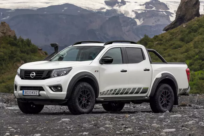 Nissan Navara Off-Roader AT32 18547_2