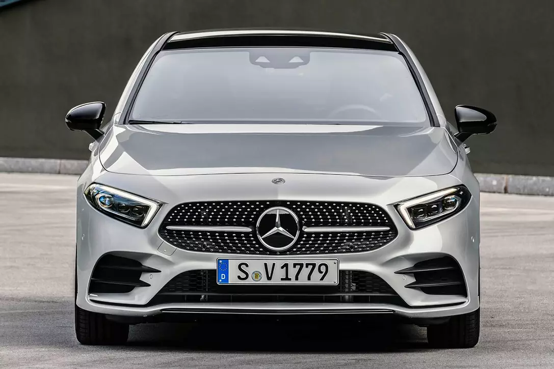 2019 Mercedes-Benz A-klassi sedaan 18551_2