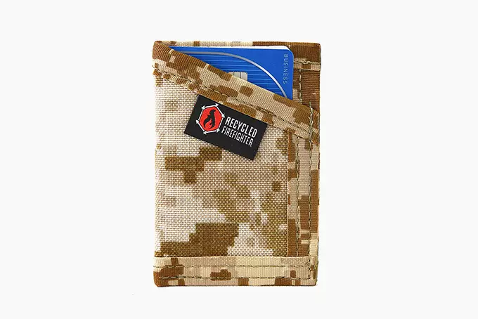 De 12 bêste digitale Camo Everyday Carry Essentials 18842_4