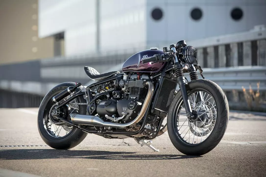 Triumph Bonneville 'Tazony, mandehana haingana' avy amin'ireo mpitaingina kafe midina sy mivoaka3