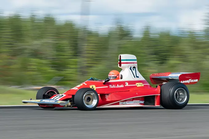 Aukční blok: Niki Lauda Ferrari 312T závodní auto z roku 1975 18979_5