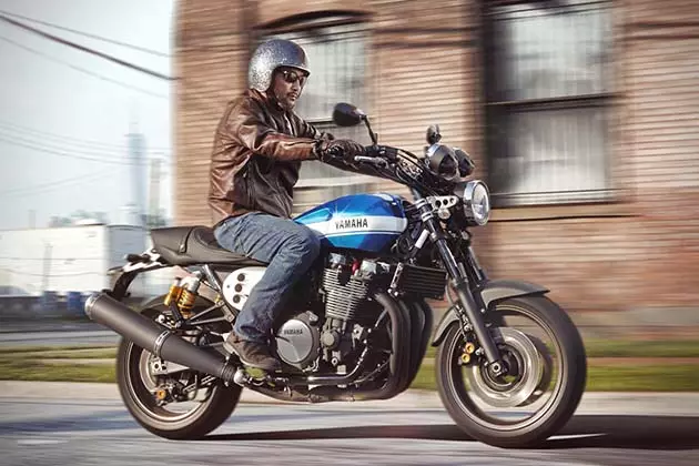 2015 m. Yamaha XJR1300 4