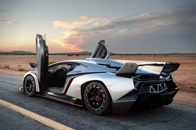 4 7 ล้าน Lamborghini Veneno 2