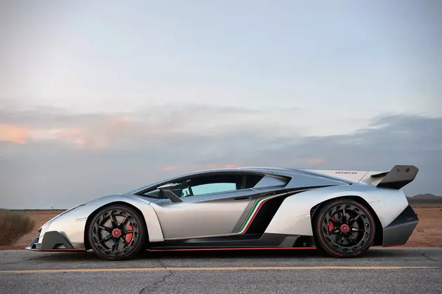 4 7 ล้าน Lamborghini Veneno 3