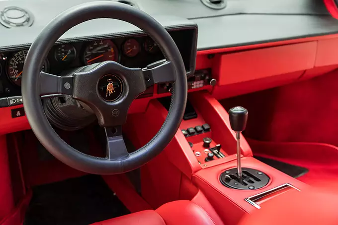 Huutokauppalohko: 1985 Lamborghini Countach QV 