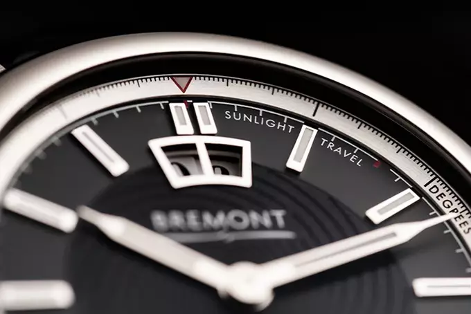 Обмежена серія годинників Bremont 'The Hawking' 19406_4