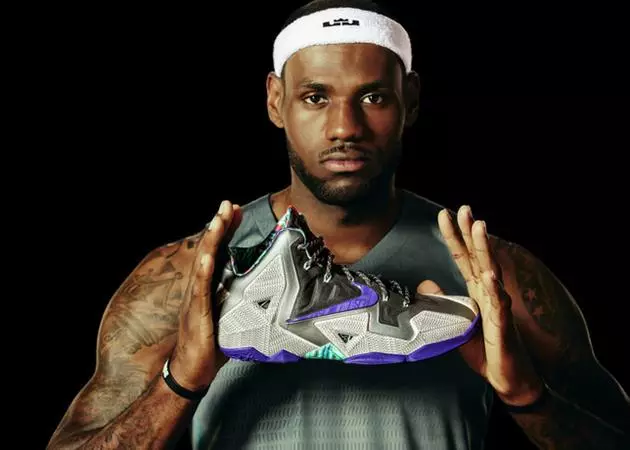 Взуття Nike LeBron 11 Signature 2