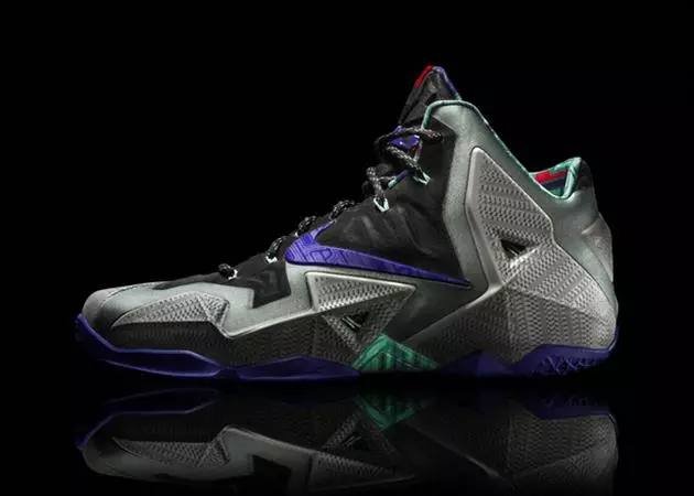 Nike LeBron 11 Siginecha Shoe 6