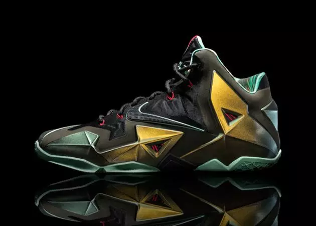 Nike LeBron 11 Siginecha Shoe 9