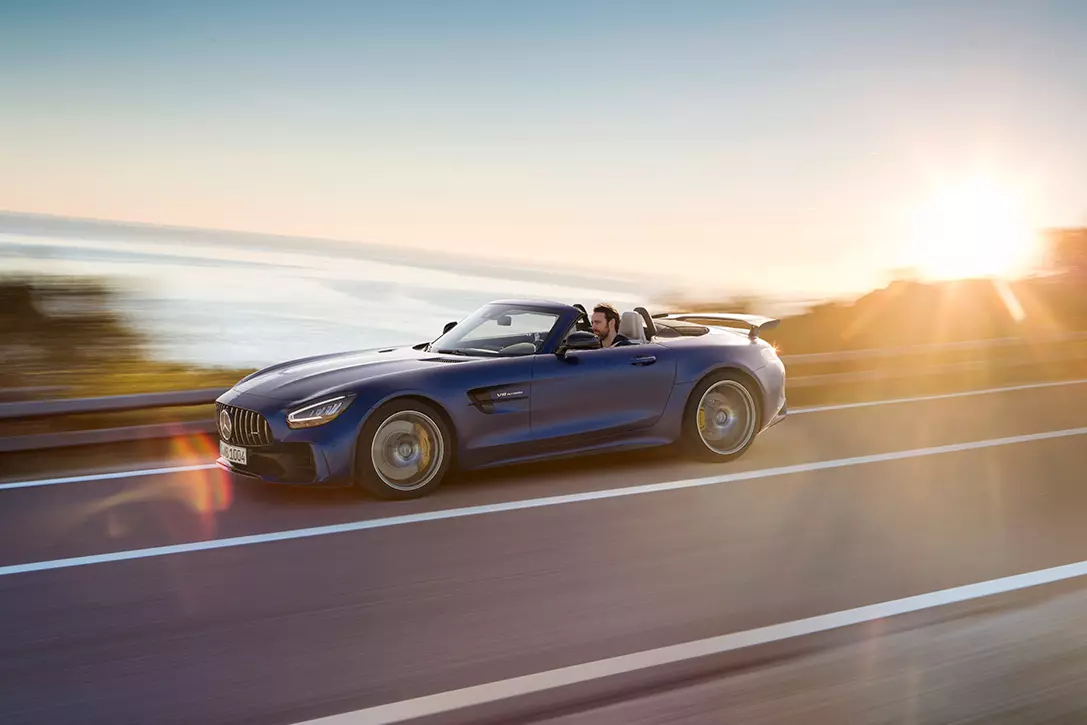 Mercedes-AMG GT R Roadster 2019 19661_5