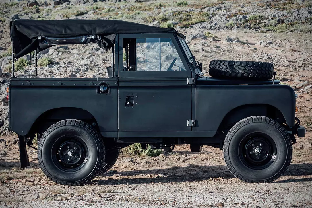 Land Rover Series 3 Defender 5 z roku 1972